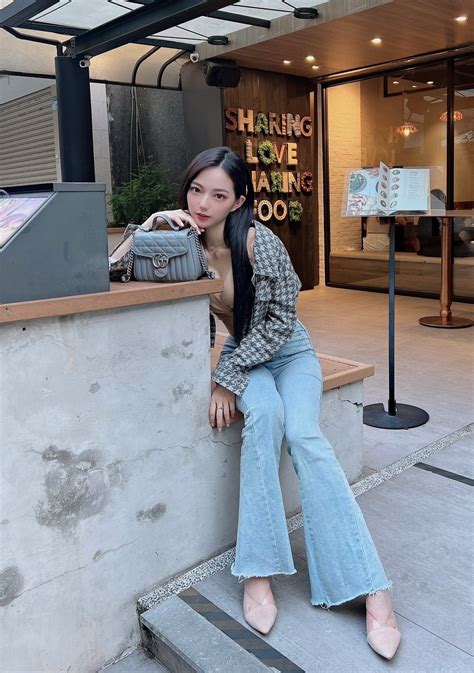 純慾女孩 啾啾 On Twitter 快樂是你與生俱來的權力， 它不需取決於完成任何目標或任務 ️ 看更多的我👇👇👇 【ig】 Pv90d2ulri Jkf