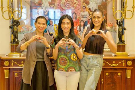 លោកជំទាវអ្នកឧកញ៉ា ម៉ៅ ចំណាន គិតម៉េង ប្រធានសមាគមសិល្បករខ្មែរ សម្របសម្រួលបញ្ចប់ជម្លោះរវាងអ្នកនាង