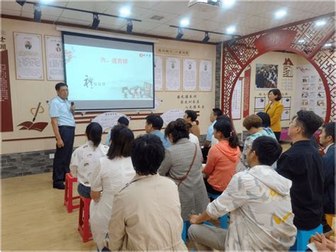 市生态环境局开展道德讲堂活动 家风