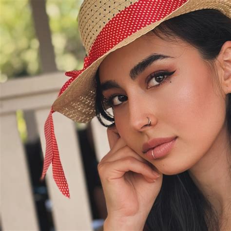 بیوگرافی دایانا حکیمی تصاویر شخصی