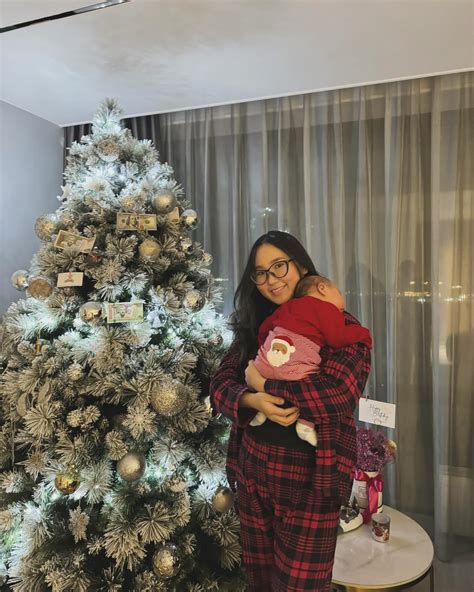 Г Анужин Буцаад оюутан болбол лав дотуур байрандаа кино үзэж хэвтэхгүй их хоол эргүүлэхгүй