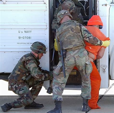 انتشار عکس‌های مخفی از زندان گوانتانامو برای نخستین بار