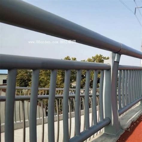 镀锌钢管护栏不锈钢桥梁防护栏道路隔离防撞栏 88订单网