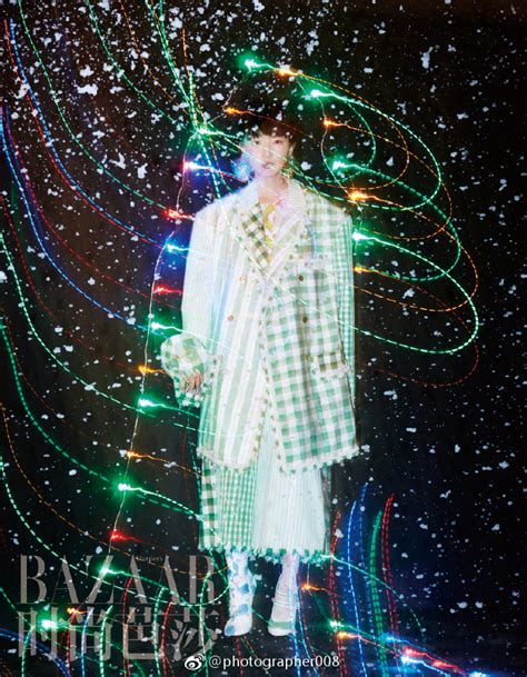 周冬雨 时尚芭莎2月下封面大片那个懵懂的少女 已经成为可以照亮