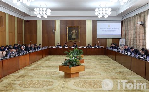 Ж Гомбожав Эхлээд УИХ ын гишүүдээс Үндсэн хуулиар шалгалт ав Дараа нь хуулиа оролд