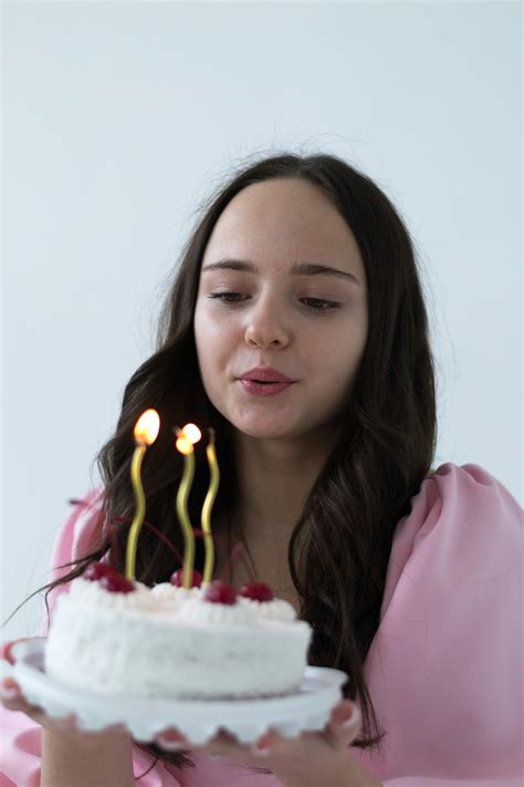 閃閃發光的生日蛋糕慶祝節日 · 免費圖庫相片