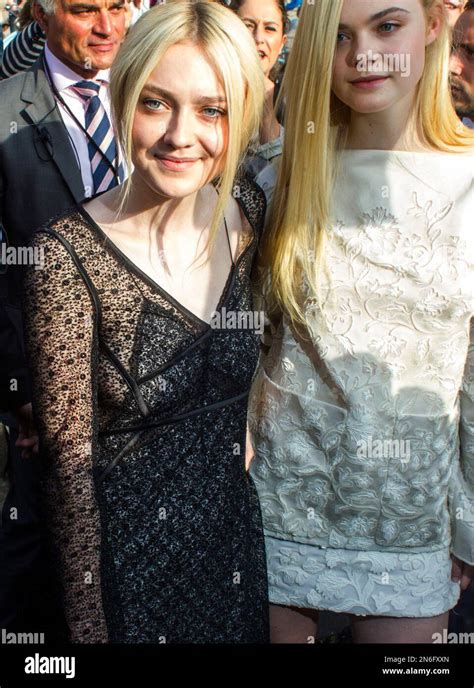 Elle Fanning And Dakota Fanning 2014 Sister Act
