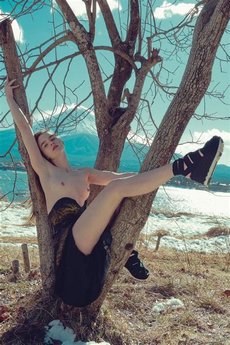 Ali Michael Topless And Sexy 9 Photos Thefappening