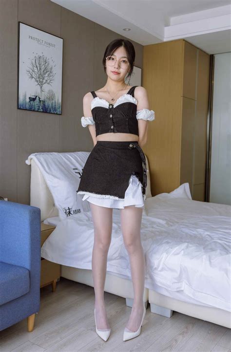 [袜啵啵]235期 小甜豆 两双高跟鞋、白丝 章鱼资源网