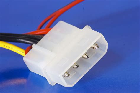 4 Pin Peripheral Power Connector Pinout