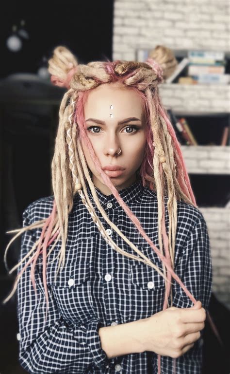 Дреды девушка с дредами Hair Styles Blonde Dreads Dreadlock Hairstyles