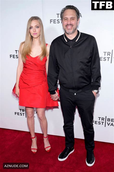 Amanda Seyfried Sexy Seen Flaunting Her Hot Figure At The Tribeca
