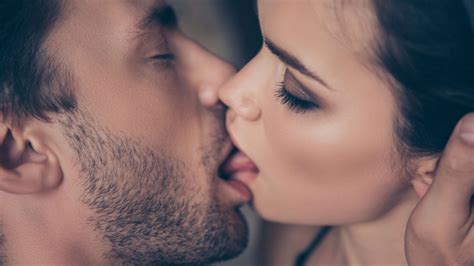 How To French Kiss The Basics And Beyond Vivastreet