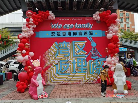 直击丨赴一场“三年之约” 深港恢复“通关”首日，旅客和亲人在口岸激动相拥
