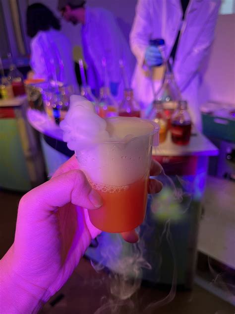 김마롱 On Twitter 오늘 학교 완전 오픈하는 과학의 밤 행사인데 상상 이상으로 크고 모든 과학 관련 학과들이 다 부스 내고 동네 사람들뿐만 아니라 다른 지역에서도