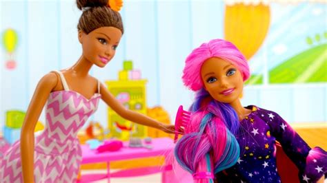 Куклы в салоне красоты Барби и игры одевалки для девочек Youtube