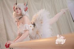 咬一口兔娘ovo 黏黏团子兔 四月订阅 W天鹅之舞 8k Cosplay Zone