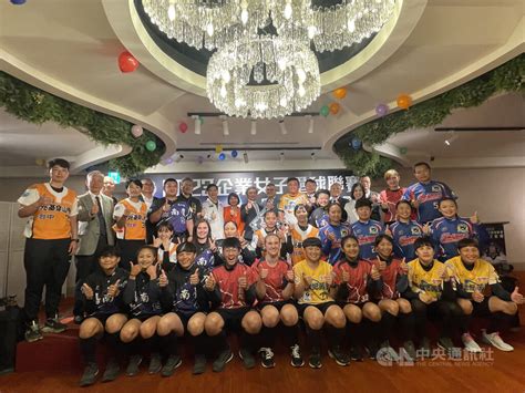 企業女子壘球聯賽15日開打 福添福嘉南鷹喊4連霸 運動 中央社 Cna