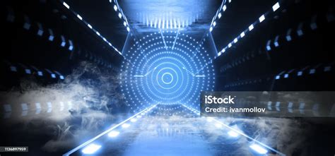 연기 안개 외계인 공상 과학 Fi 미래 우주선 원형 빛나는 매트릭스 네온 레이저 빛 블루 반사 콘크리트 Sufrace 어두운 빈