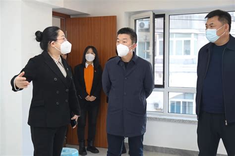 滕飞到区文化馆走访调研 区文化旅游和广播电视局 振兴区人民政府
