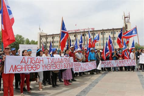 Ховд аймгийн Ардчилсан намаас улс төрийн тайван жагсаал зохион байгууллаа
