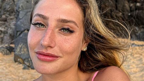 De Biqu Ni Bruna Griphao Impressiona A Web Com Corpo Sarado