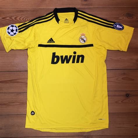 Реал (Мадрид) 2011-2012, вратарская форма – Ретро-Форма.ру