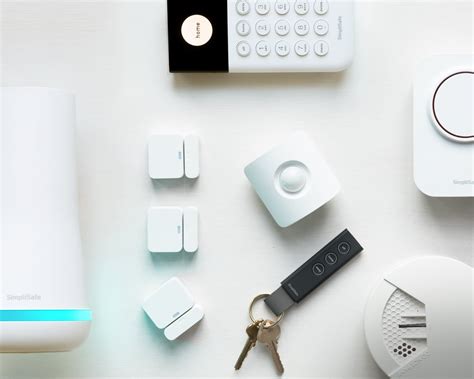 Simplisafe Simple Setup And Affordable Monitoring With No Contracts Home Alarm Security