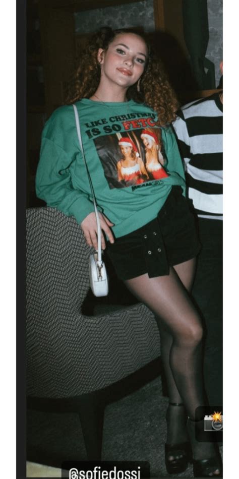 Sofie Dossi R Celebsintights