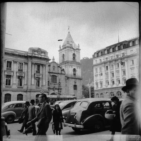 Historias 🕰️ Bogotá 1947 Una Ciudad En Movimiento Capturada En Un