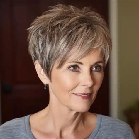 55 Flattering Short Hairstyles For Women Over 50 With Fine Hair Artofit