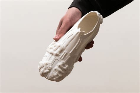 Delta Diffuse Uses Reaction Diffusion Simulations To Create Complex Patterns