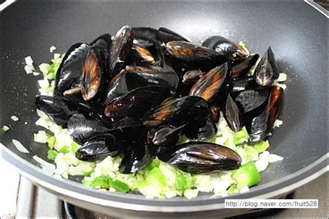 홍합 매운 볶음