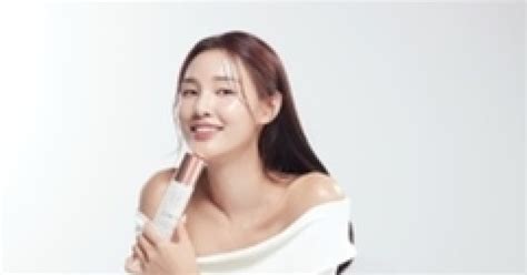 글로벌 홈케어 에스테틱 브랜드 ‘오바코 뮤지컬 배우 황우림과 광고 계약