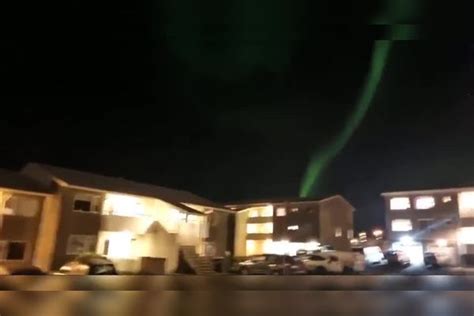 哇塞，今晚极光要大爆发了，高纬度地区要注意啦 高纬度 极光 哇塞