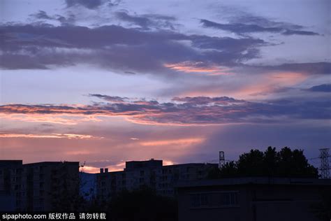 北京雨后现巨形积雨云 仙气十足媲美青藏高原