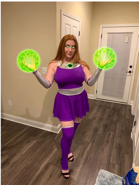 [cosplay] My Girlfriend As Starfire R Dccomics