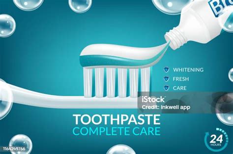 미백 치약 광고 3d 그림에서 파란색 배경에 고립 된 민트 잎과 거품이있는 반짝이는 흰색 치아 개념에 대한 스톡 벡터 아트 및 기타 이미지 Istock