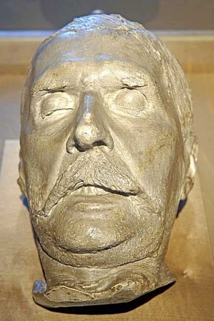 Historys Real Faces 15 Death Masks Of Famous And Infamous Figures