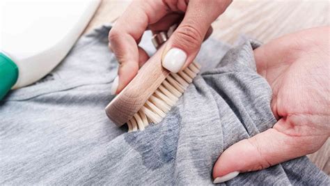 How To Remove Oil Paint Stains Ezel Detergent