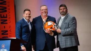 Summit 2025 C N University Presents Collins With 2025 Ken Sparks Award