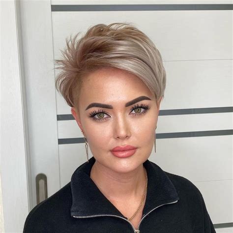 Колорист Орск Елена Никитенко On Instagram стильныеженскиестрижкиорск бобкаре же… Short