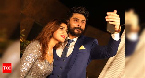 Bigg Boss Fame Pavan Gino Thomas Wife Lavanyas V Day Plans Malayalam Movie News Times Of India