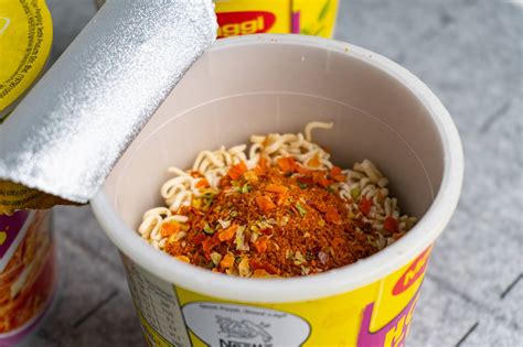 Ofiskita Nestle Maggi Hot Cup Tom Yum Instant Noodles 61g 6 Cups
