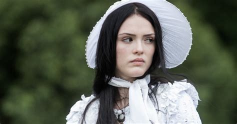 Globo Comenta Celular De Isabelle Drummond Em Cena De Novo Mundo Descuido Purepeople