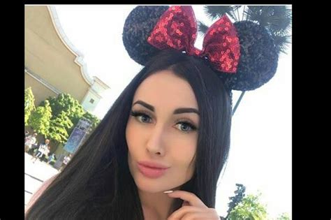 Manekenka Policajcima Ponudila Seks U Troje Nije Pro Lo Kako Je O Ekivala Foto