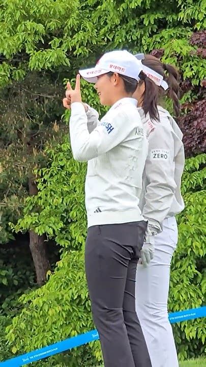 황유민 이소영 티샷 후 기념촬영은 하고 가야죠 Koreagolfklpga미녀beauty골퍼golfshorts골프쇼츠골프swing스윙여행사랑tv