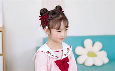 元旦节圣诞节给女儿梳个俏皮的双丸子头吧太可爱了 哔哩哔哩