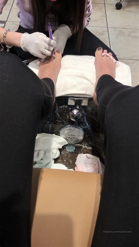 Luxuriouslexi 30 09 2019 11583564 6 Min Of Me Getting A Pedicure Good