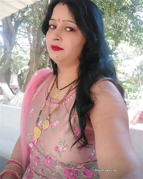 Hot Indian Bhabhi Image